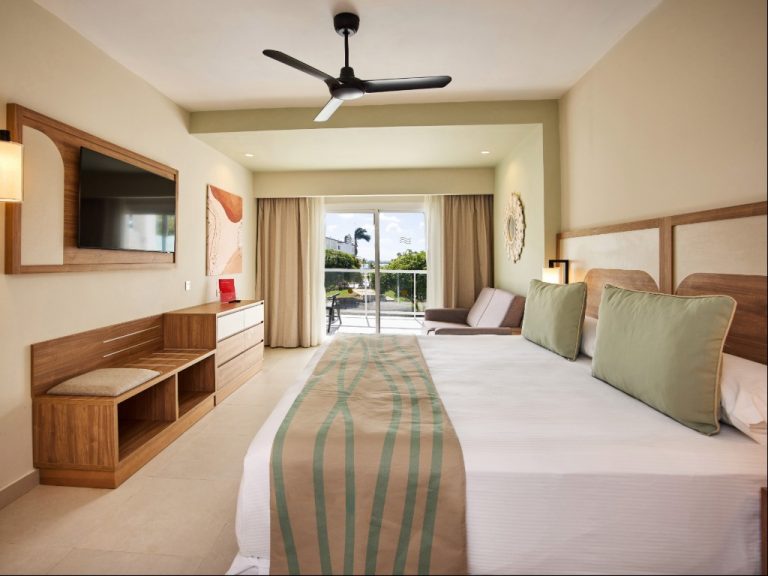 PHOTOS: Riu Negril reopens with 600 renovated rooms and new eateries ...
