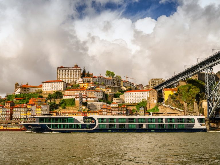 Avalon Waterways reveals 2026-2027 booking trends of note - TravelPress